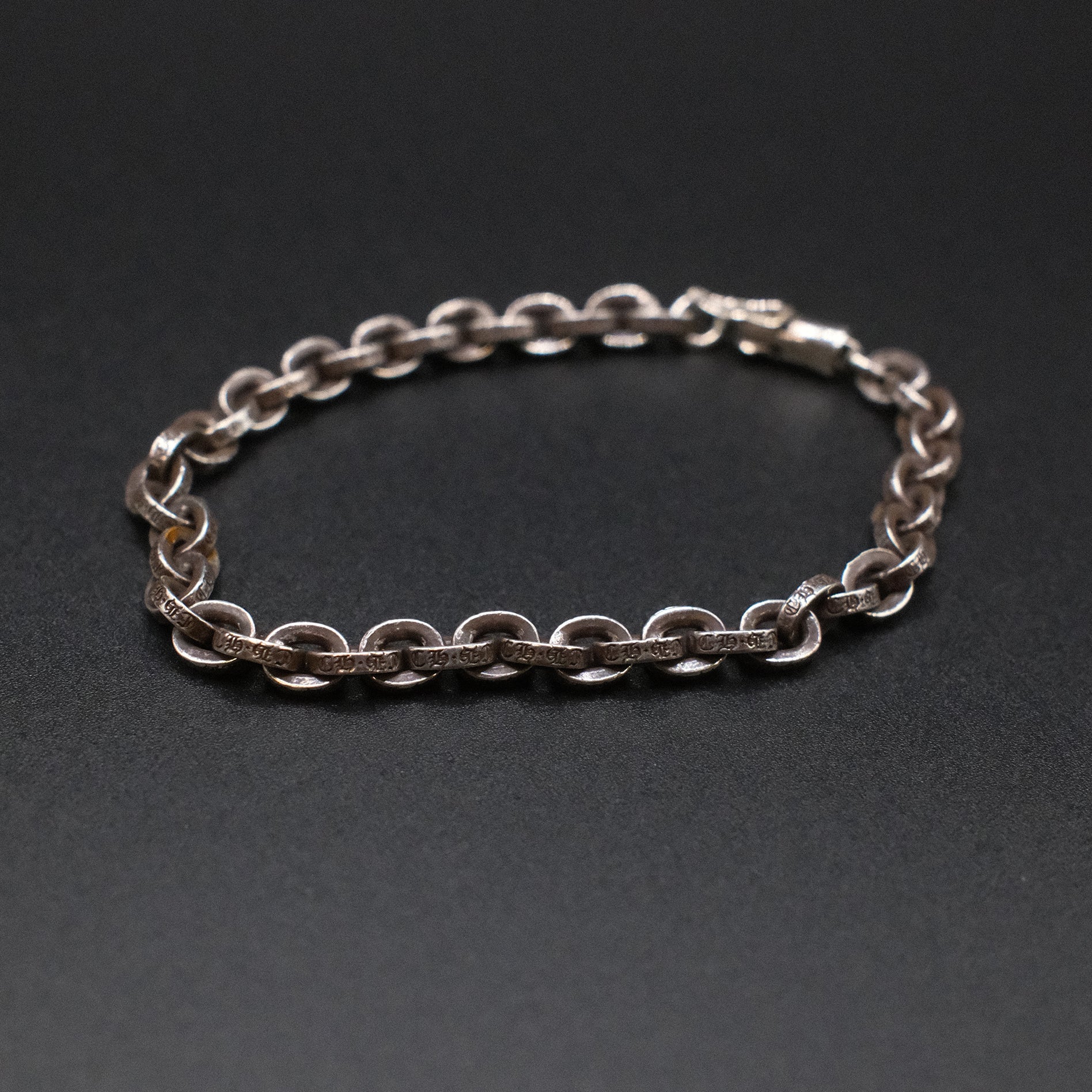 Small Paper Chain Bracelet – DARC STUDIOS